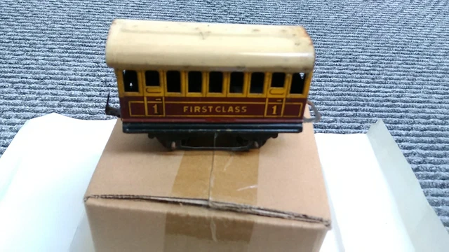 RAILWAY FIRST CLASS Carriage Model tin-plate Railwayana £14.00 ...