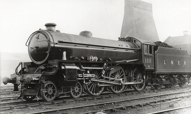 LNER CLASS B1 4-6-0 No 1111 PROBABLY EX WORKS WHEN BUILT ? R/PHOTO £1. ...