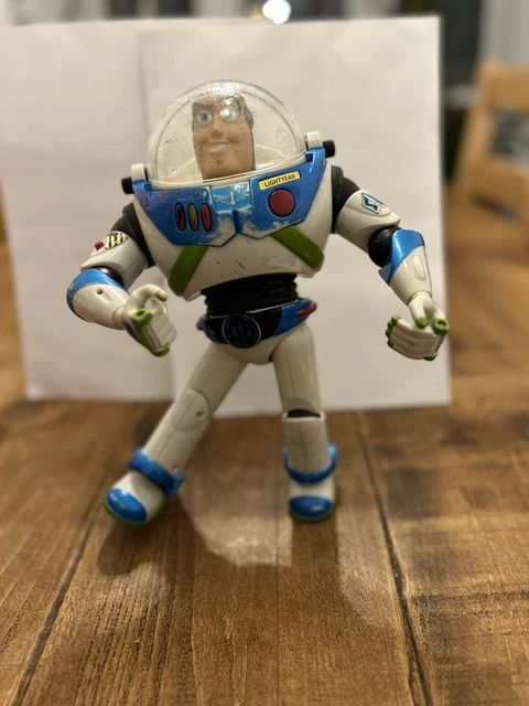 DISNEY PIXAR 2001 Toy Story Buzz Lightyear Talking Action Figure ...