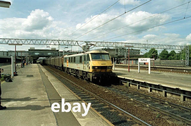 35MM COLOUR RAILWAY Negative Class 90 90136 at Stafford £1.25 - PicClick UK