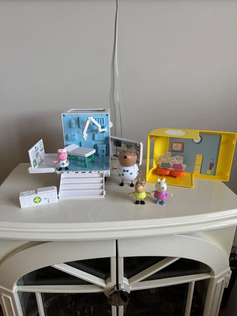 PEPPA PIG PUSH Along Mobile Medical Ambulance Hospital + EXTRA Posable ...