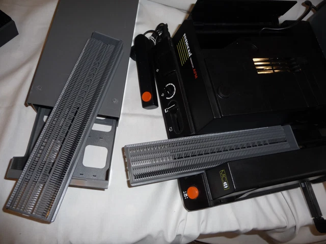 REFLECTA SLIDE PROJECTOR tray LKM CS 2 X 100 capacity for 35mm slides £ ...