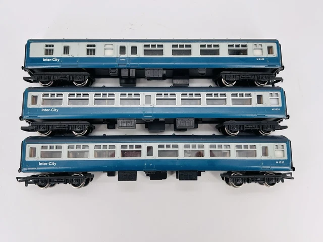 3 X HORNBY InterCity Mk2 Coach Set M9439 Brake + M5332 x2 TSO OO Gauge ...