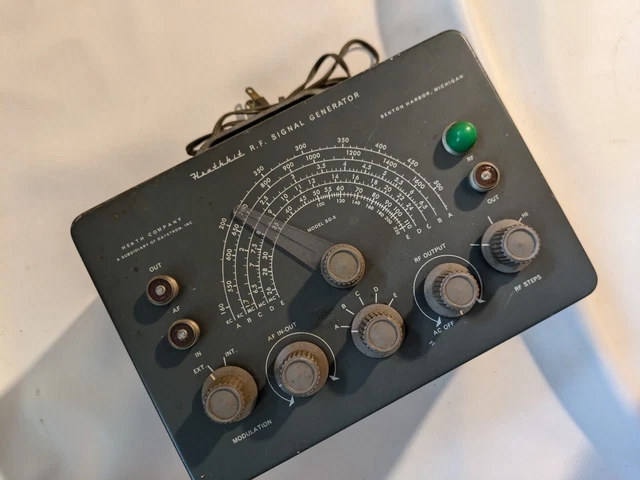 HEATHKIT SG-8 SG8 RF Radio Frequency Signal Generator Daystrom Inc $46. ...