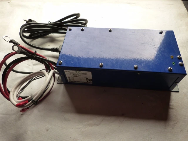 BATTERIE-LADEGERÄT 24V 50A IES Charis HF Hochfrequenz intern f. Stapler ...