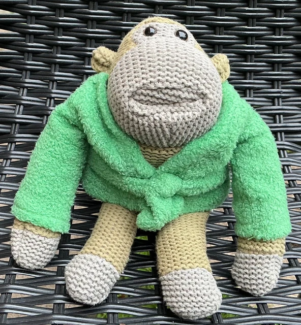 PG TIPS TEA Monkey With Official Pg Tips Green Dressing Gown - P.g ...