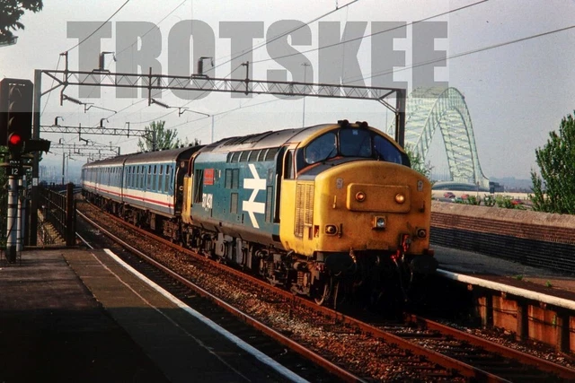 35MM SLIDE BR British Railways Diesel Loco Class 37 37431 Runcorn 1984 ...
