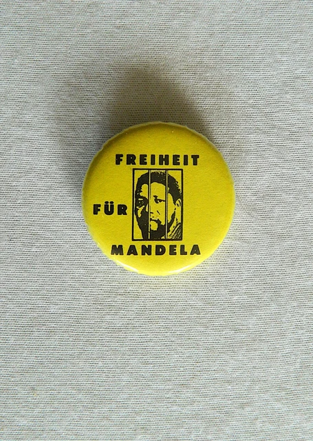 BUTTON: FREIHEIT FÜR Mandela - historisch - 1970er bis 1980er Jahre - s ...
