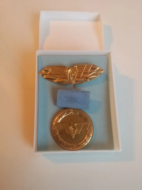 REICHSBAHN ORDEN Medaille Ehrenzeichen DDR GST NVA FDJ VP Dachbodenfund ... REICHSBAHN ORDEN Medaille Ehrenzeichen DDR GST NVA FDJ VP Dachbodenfund ...