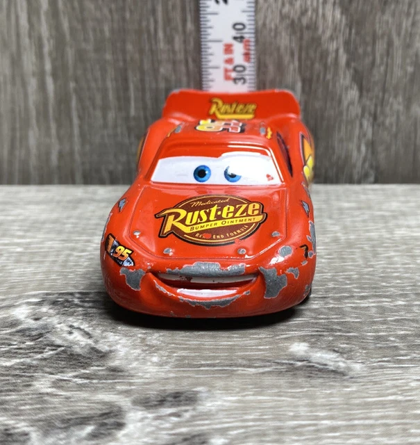 DISNEY PIXAR CARS Rust Eze Lightning Mcqueen 95 veicolo pressofuso ...