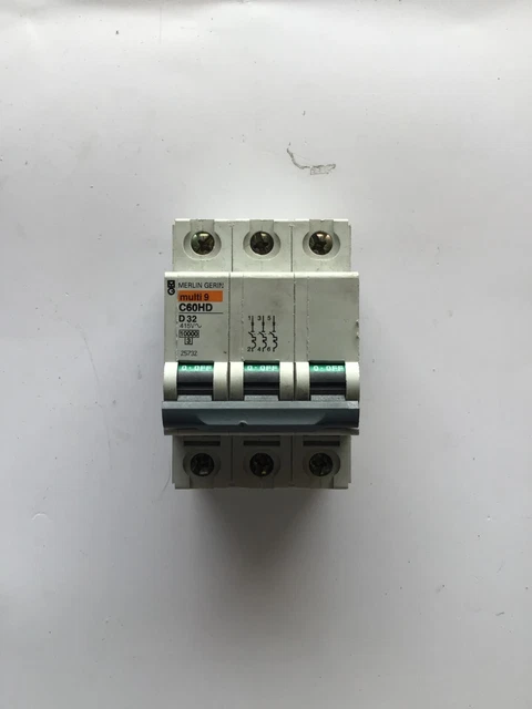 MERLIN GERIN 32A Mcb Multi 9 10Ka 3 Poli 3 Fasi D Tipo C60Hd332 (Mg177 ...