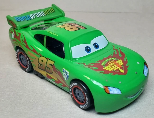 DISNEY PIXAR CARS 2 Green WGP Lightning McQueen Diecast 1:55 FC World ...