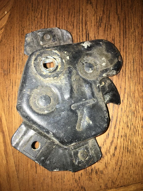 1970-81 FIREBIRD TRANS Am Camaro Z28 Trunk Latch OEM GM ORIGINAL £14.17 ...