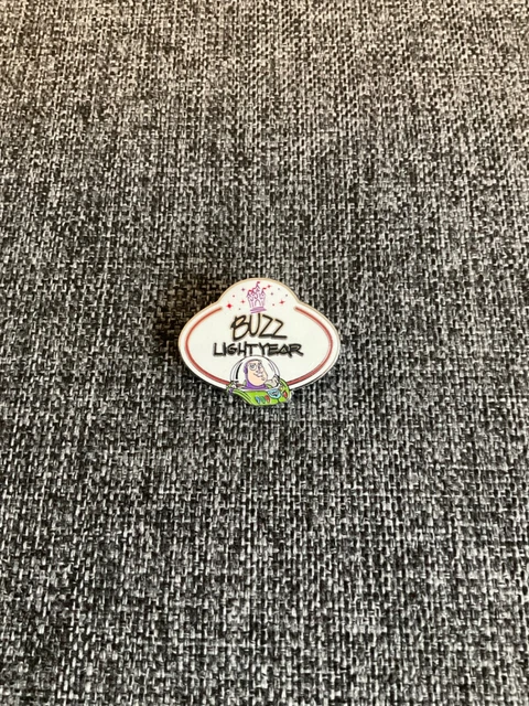 DISNEY CHARACTER CAST Member Name Tag Buzz Lightyear Pin £4.99 ...