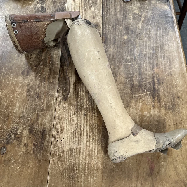 VINTAGE PROSTHETIC LEG right Artificial Limb Amputee Lace Up Thigh £138 ...