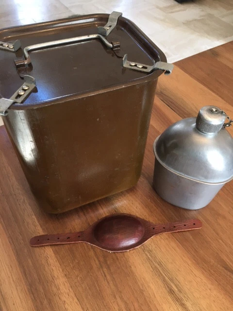 LOT GOURDE US ww2 food container et mentonniere para US EUR 30,00 ...