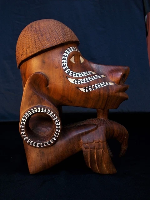 LARGE VINTAGE NGUZU Nguzu Wood Carving With Mop Insert- Solomon Islands ...