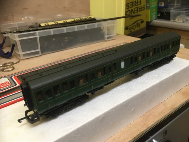 LOT..278X....OO GAUGE LIMA DMU CENTRE COACH....W59518..BR GREEN ...