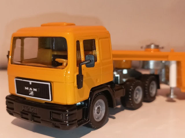 SIKU 3912 MAN F90 Tieflader mit Radlader Zettelmeyer Sondermodell ...