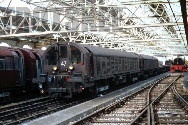 35MM SLIDE LONDON Transport Electric Loco L47 Lillie Ridge Depot 1983 ...