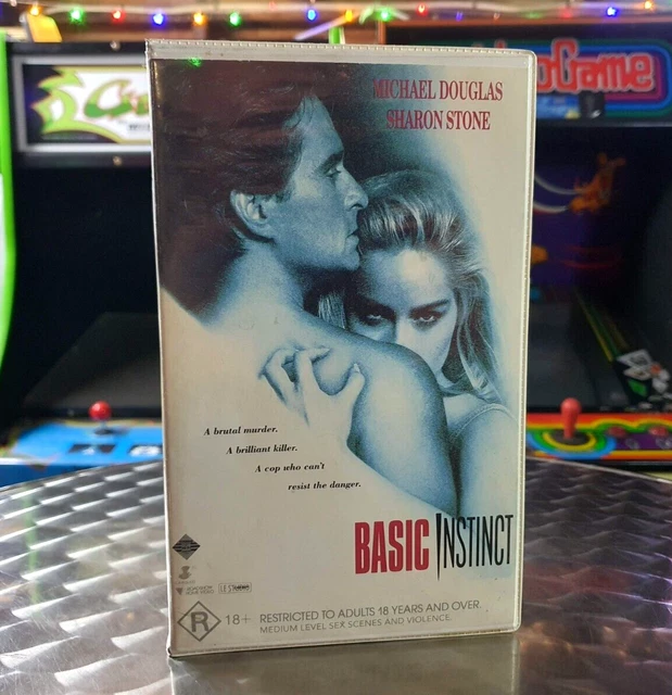BASIC INSTINCT - Douglas, Stone - VHS Video Big Box Ex Rental Clamshell ...
