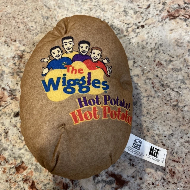 THE WIGGLES HOT Potato, Hot Potato Singing Musical Plush Toy Toss Game ...