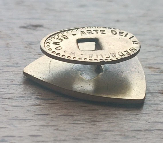 SPILLA PINS DISTINTIVO Stemma Simbolo Badge Logo Crest Club Genoa ...