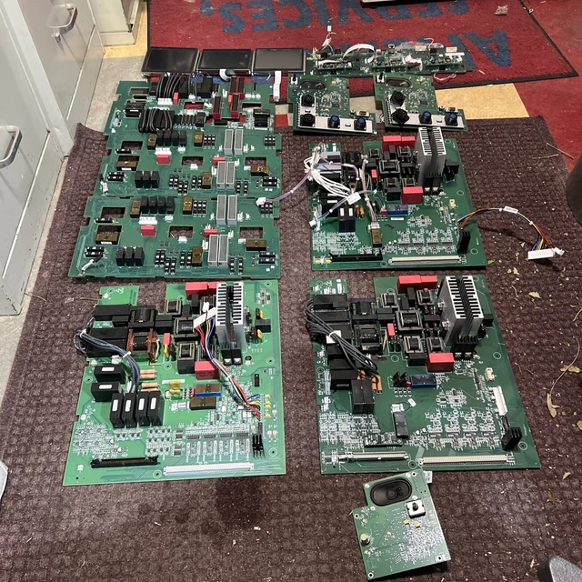 COVIDIEN VALLEYLAB FORCE triad energy platform Ligasure ESU Main ... COVIDIEN VALLEYLAB FORCE triad energy platform Ligasure ESU Main ...