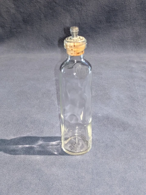 VINTAGE KWAN LOONG & Co. Regal Medicated Oil & Embrocation Bottle $45. ...