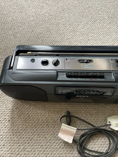 VINTAGE SONY CFS-201L Boombox Radio Cassetta Portatile Stereo (cassetta difettosa) EUR 11,64 ...