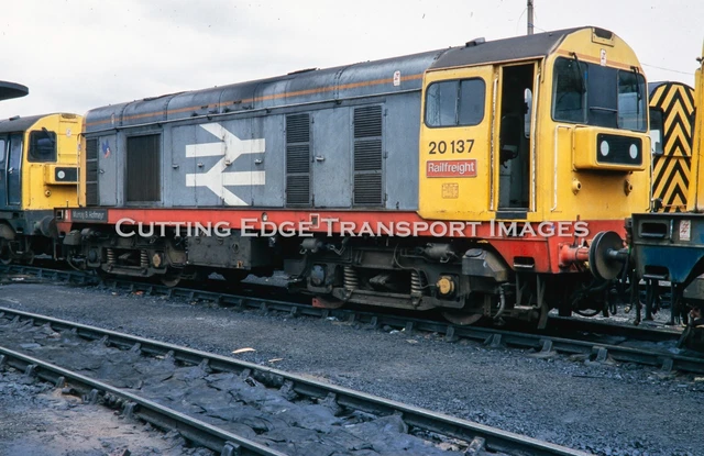 ORIGINAL RAILWAY SLIDE: Class 20 Diesel 20137 1989 D-833 £3.99 ...