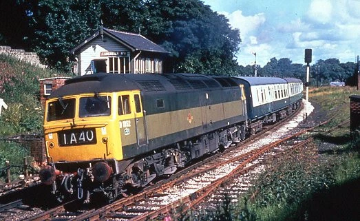 COLOUR SLIDE OF D1852 BR class 47 diesel loco £2.99 - PicClick UK