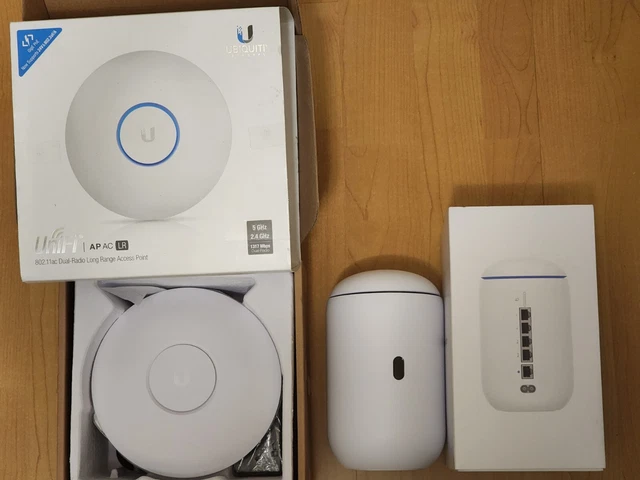 UBIQUITI UNIFI DREAM Router Cloud Gateway WiFi 6 UDR 3 Gbps UDR-US $374 ...