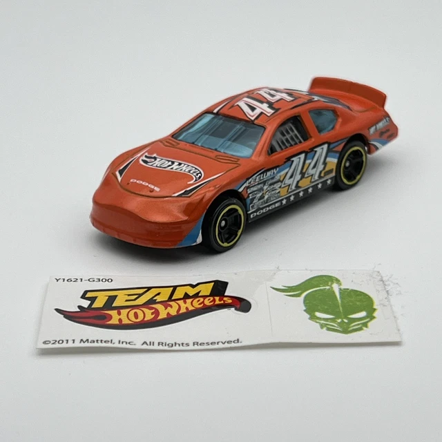 TEAM HOT WHEELS Dodge Charger Stock Car Top Rides Edition with Stickers ...