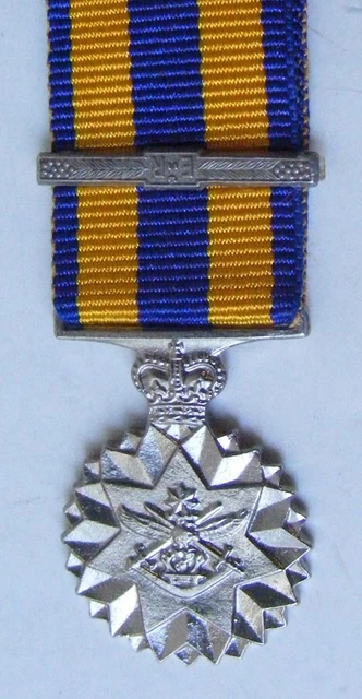 ORIGINAL MINIATURE MEDAL: Australia: Defence Force Service Medal, 1 ...