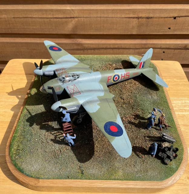 HANDMADE BUILT MODEL Aircraft De Havilland Mosquito Diorama £94.32 ...