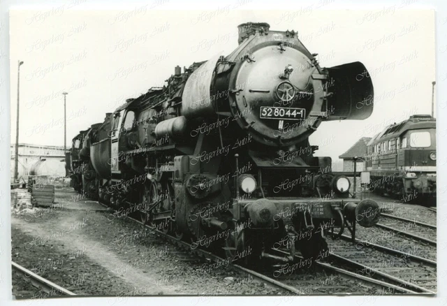 EISENBAHN FOTO DDR Dampflok Deutsche Reichsbahn DR 52 8044 Ort unbekannt (A6408) EUR 3,65 ...