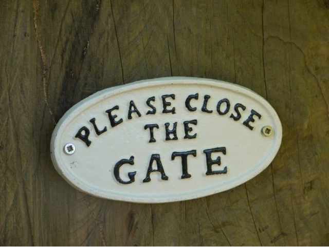 'PLEASE CLOSE THE Gate' Cast Iron Sign | Garden Gate Plaque $10.97 ...