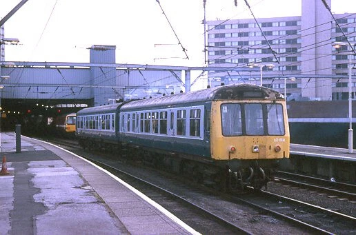 ORIGINAL COLOUR SLIDE of LO 614 BR DMU £0.99 - PicClick UK