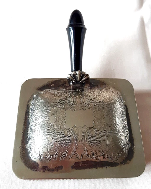 VINTAGE DE MONTFORT PLATE SILVER LAZY BUTLER EMBOSSED CIGARETTE BOX ...