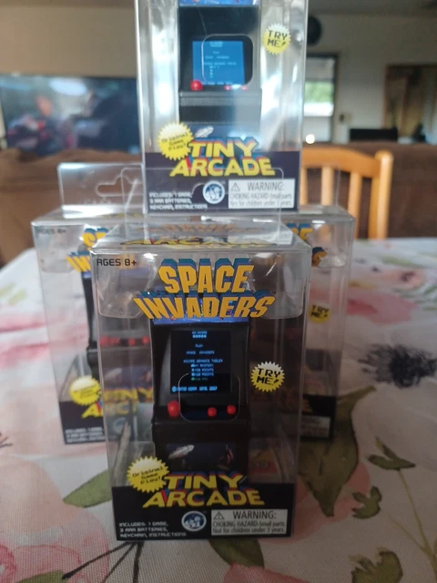 2017 WORLDS SMALLEST Tiny Arcade Space Invaders Miniature Game BRAND ...