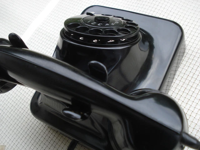ALTES BAKELIT TELEFON W48 schwarz mit Wählscheibe, Sammlerobjekt EUR 59 ...