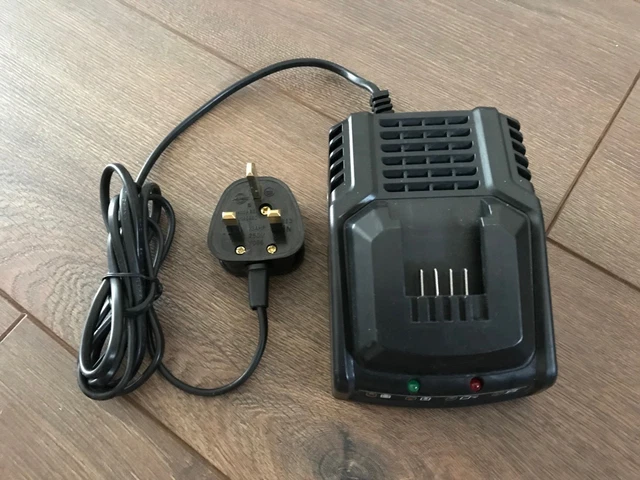 GUILD 18V BATTERY Charger Guild Tools Li-ion Battery Charger ACG18LD3 £ ...