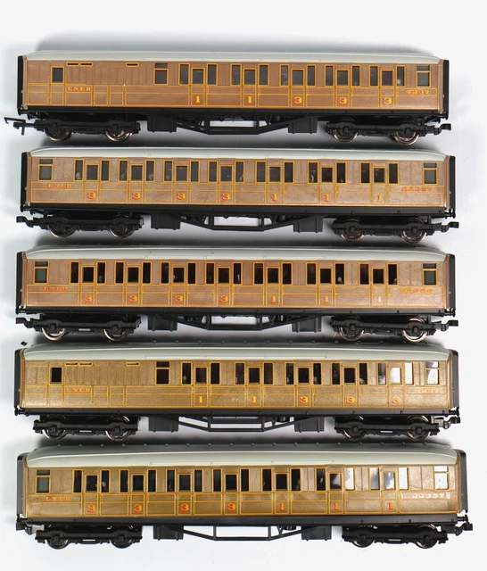 5 X HORNBY LNER Teak Coaches - Upgraded Interiors/Wheels/Passengers ...