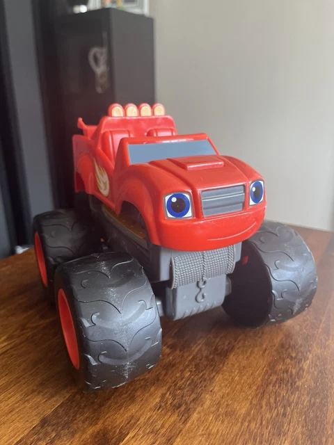 BLAZE AND THE Monster Machines Talking Flying Jet Blaze with Spring Out ...