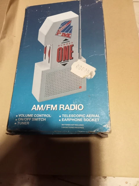 VINTAGE NOVELTY RADIO one shape RADIO RARE MW(AM)-FM BAND £10.52 ...