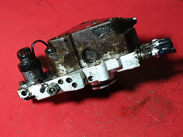 MERCEDES-BENZ VITO VIANO W639 Diesel fuel high pressure pump ...