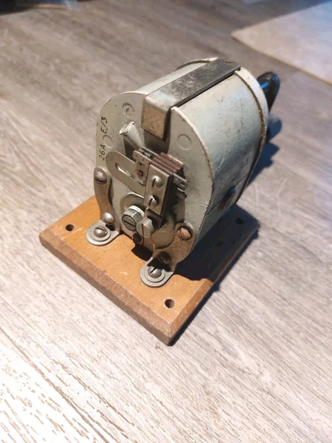 MAGNETO GENERATOR, BELIEVED to be 1940s. Field Telephone. Vintage ...