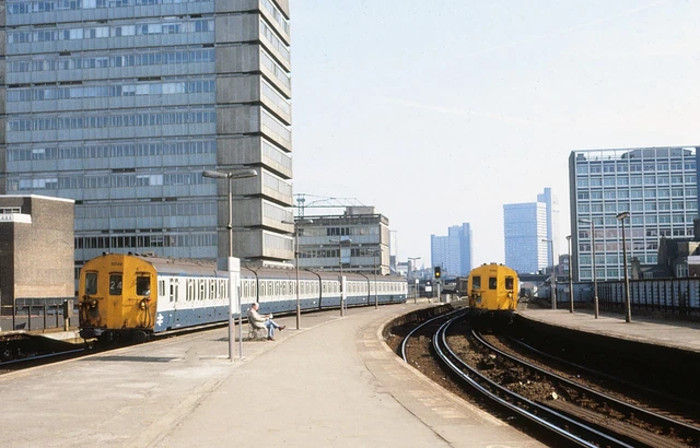 5187 RAILWAY COLOUR Slide 4 Epb 5049 At Waterloo East 1985 £2.99 ...