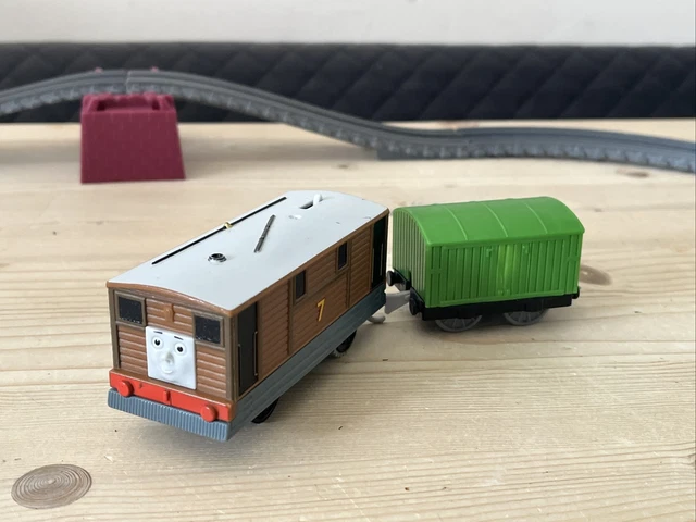 THOMAS TRACKMASTER REVOLUTION TOBY battery train £8.00 - PicClick UK
